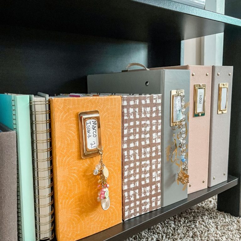 7 Best Scrapbooking Albums - Rated For Durability And Customization