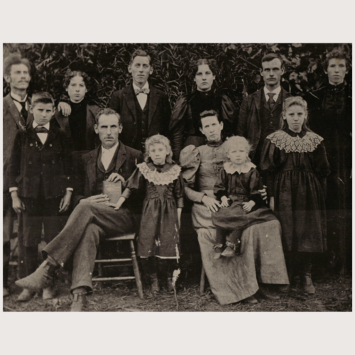 327 Family Scrapbook Titles For Family Members