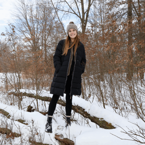 11 Cute Snow Photoshoot Ideas + How To Pose